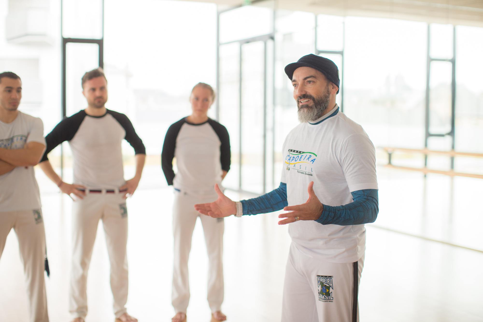 Le berimbau : rôle et importance en capoeira
